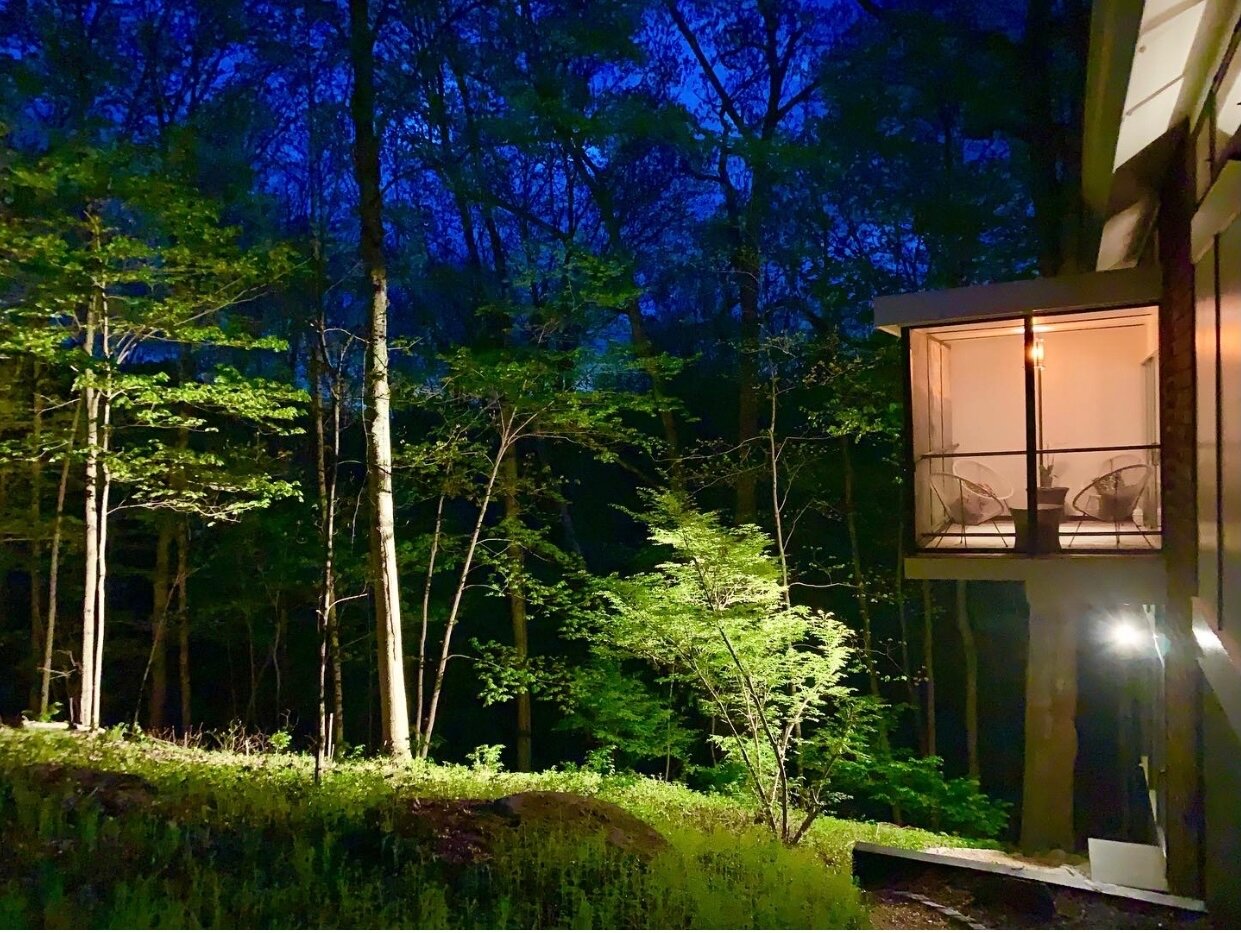 Photo 10 of 36 in Mid Century Modern Shogun House in the Connecticut ...