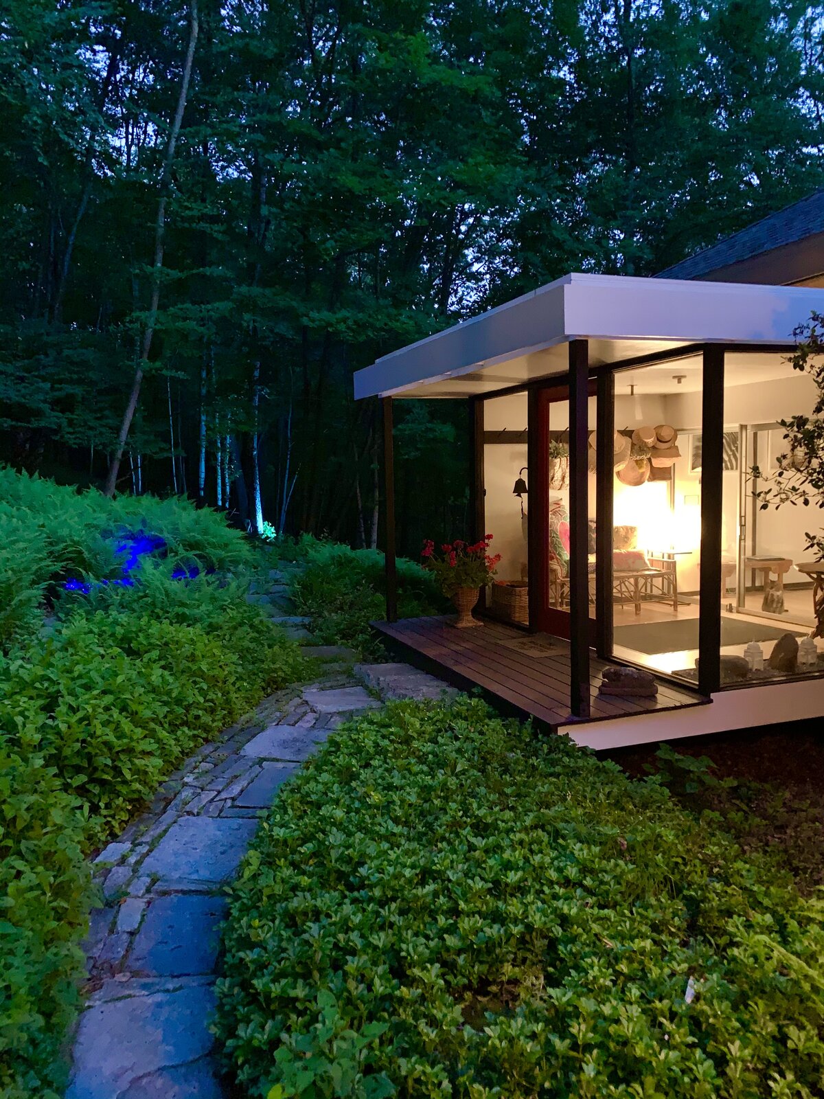 Photo 3 of 36 in Mid Century Modern Shogun House in the Connecticut ...