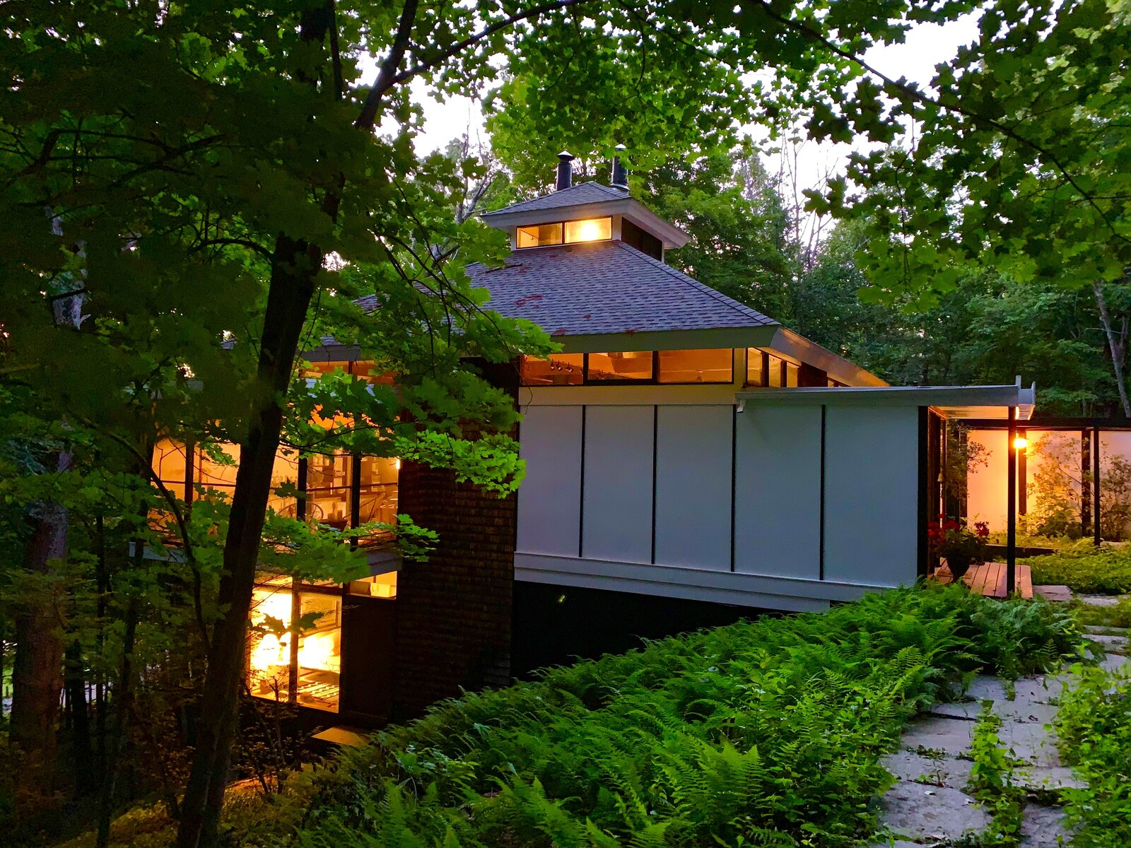 Photo 5 of 36 in Mid Century Modern Shogun House in the Connecticut ...