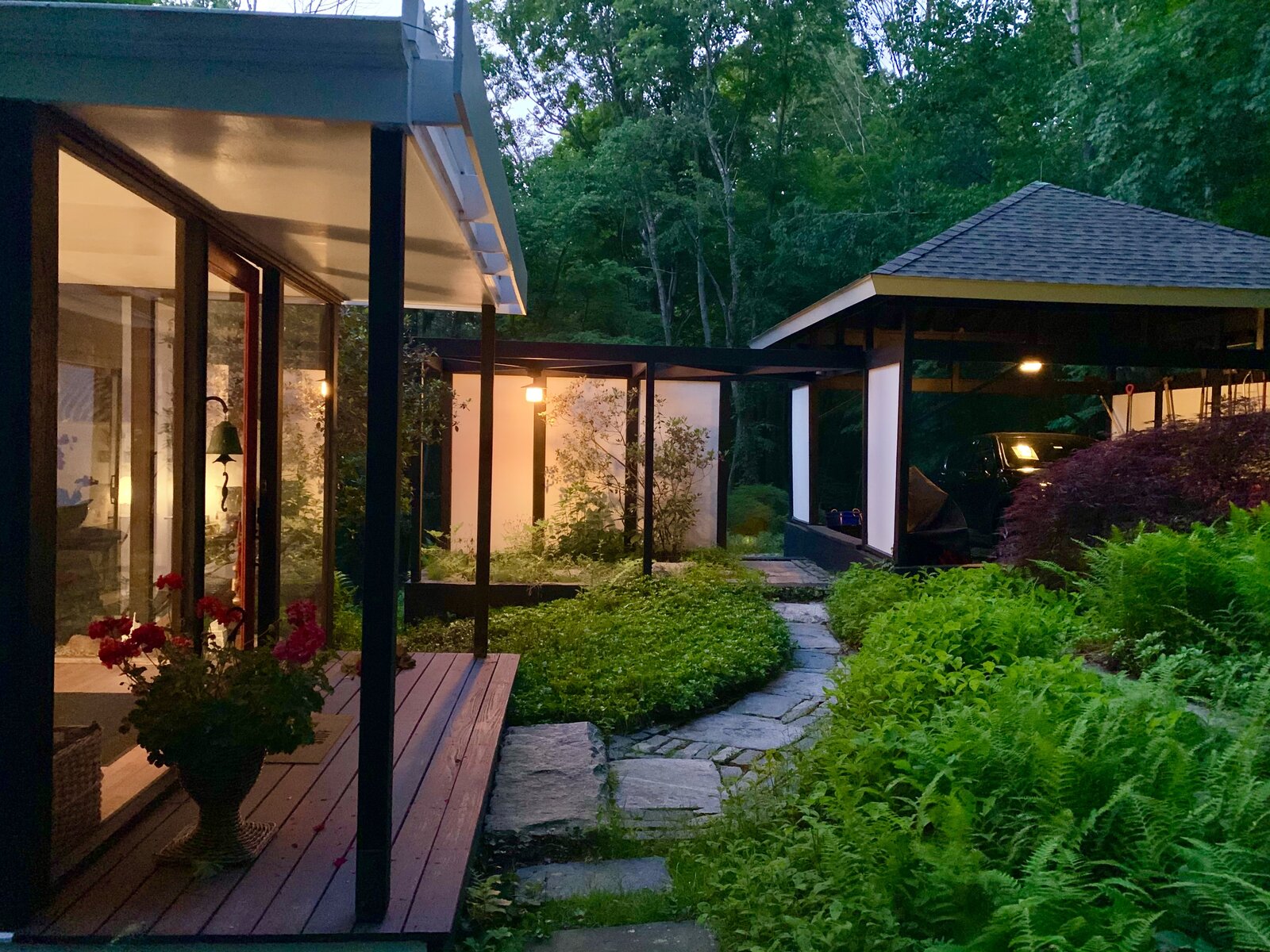 Photo 7 of 36 in Mid Century Modern Shogun House in the Connecticut ...