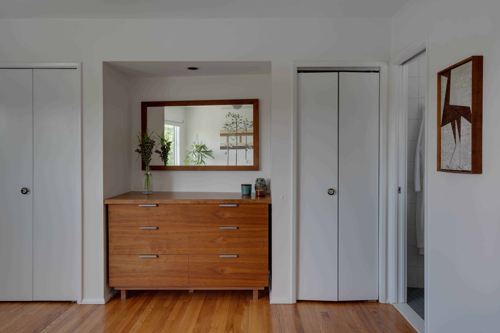 Photo 1 of 37 in A surprising example of a midcentury-modernist dream ...