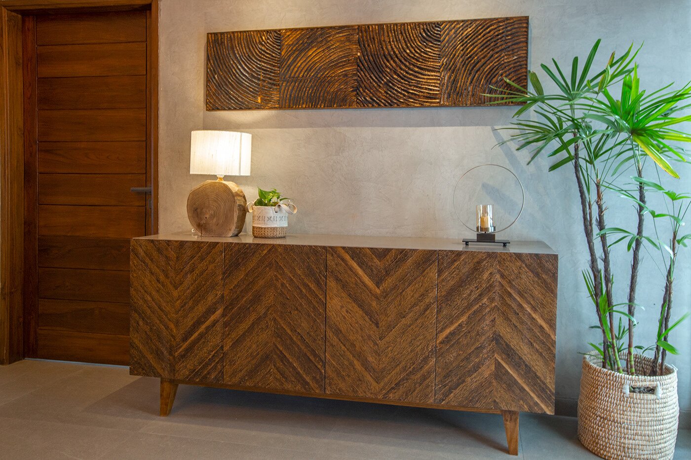 Photo 12 of 15 in Duplex Apartment Interior Design by Zero Inch ...