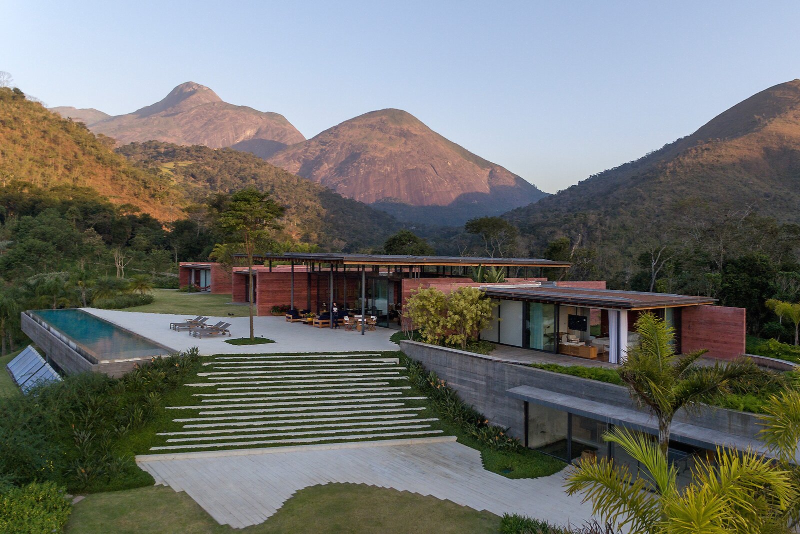Photo 1 of 13 in Terra House by Bernardes Arquitetura - Dwell