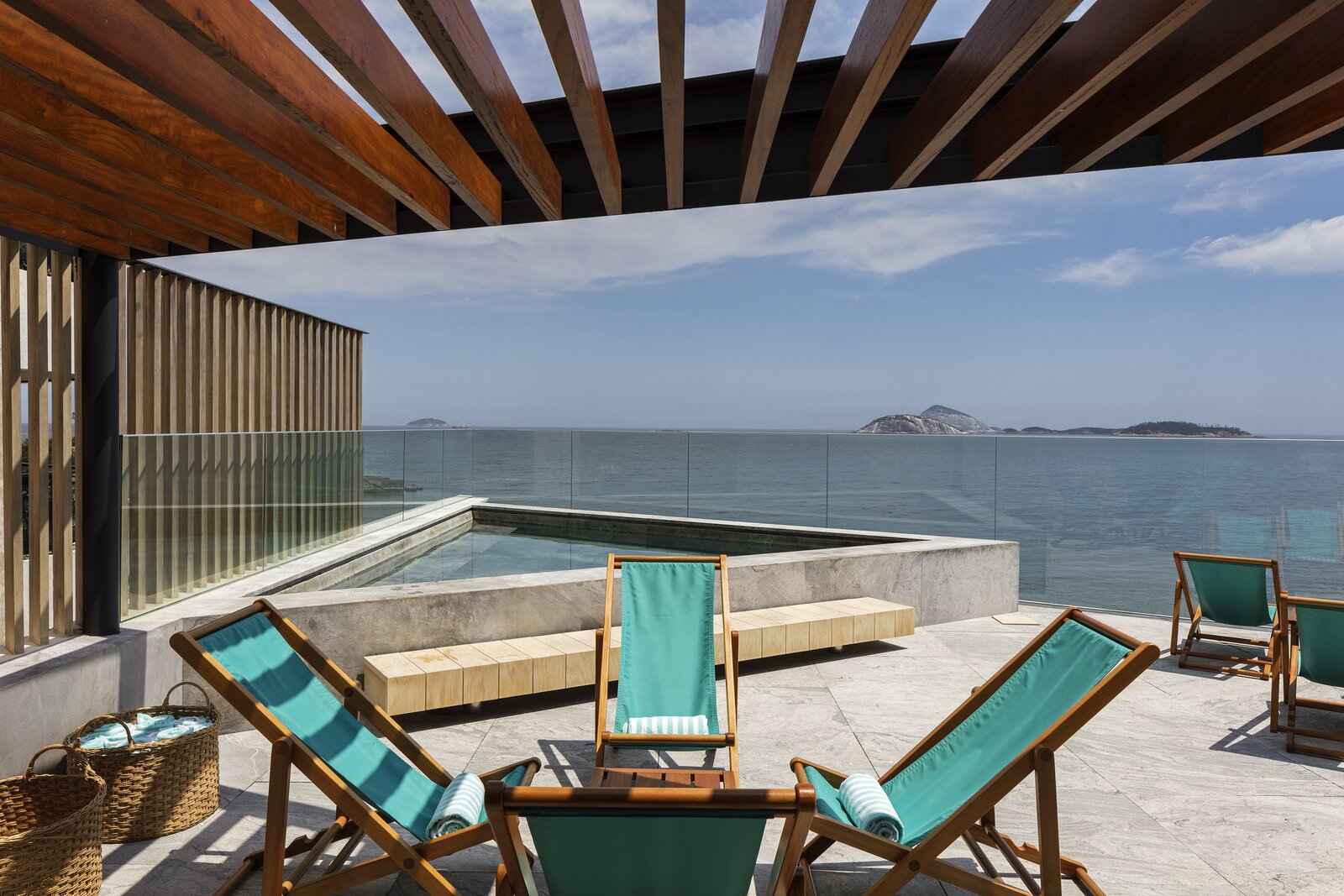 Photo 8 of 16 in Arpoador Hotel by Bernardes Arquitetura - Dwell