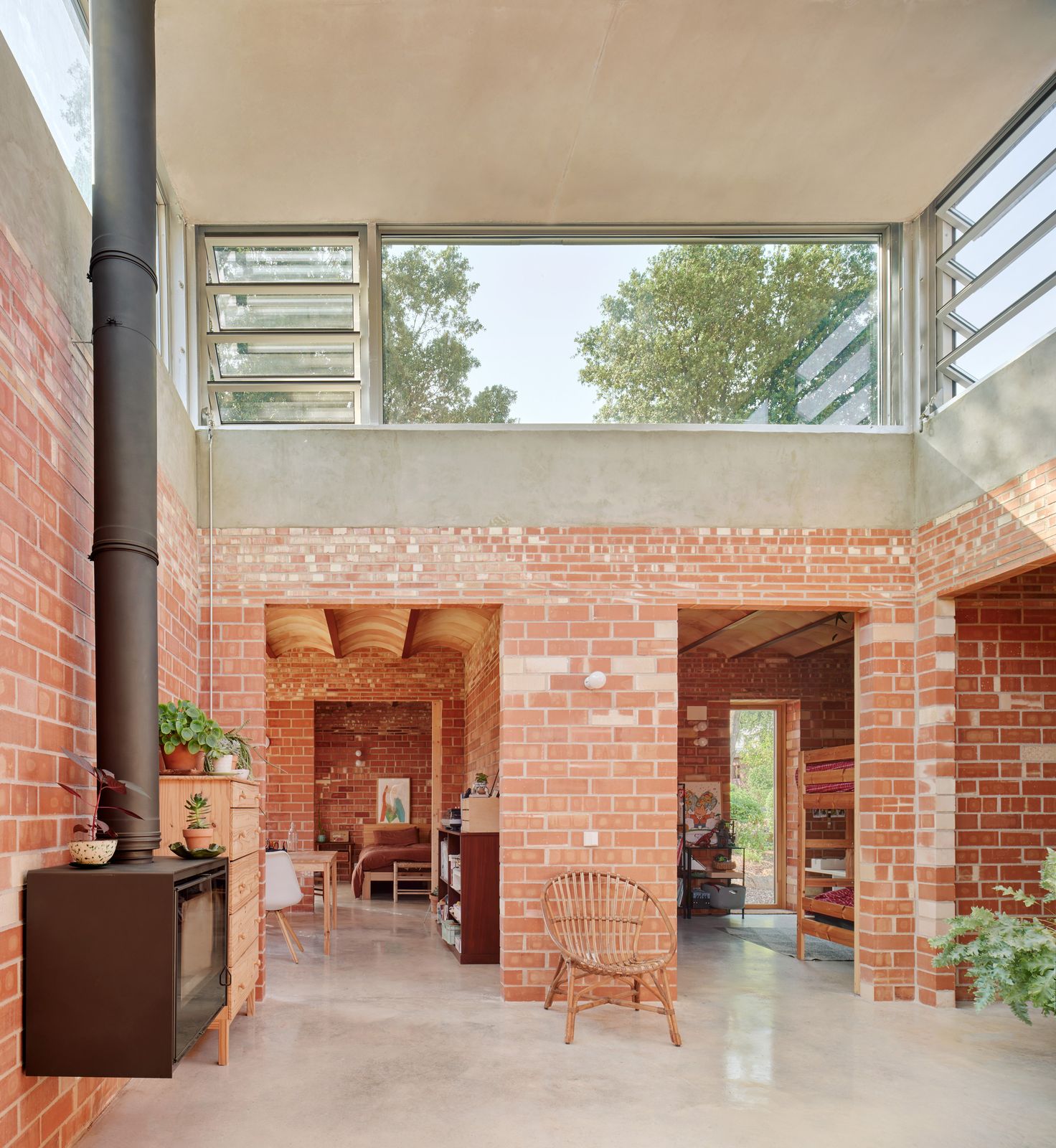 Photo 2 of 10 in There’s No Front Door at This Family Home Outside ...