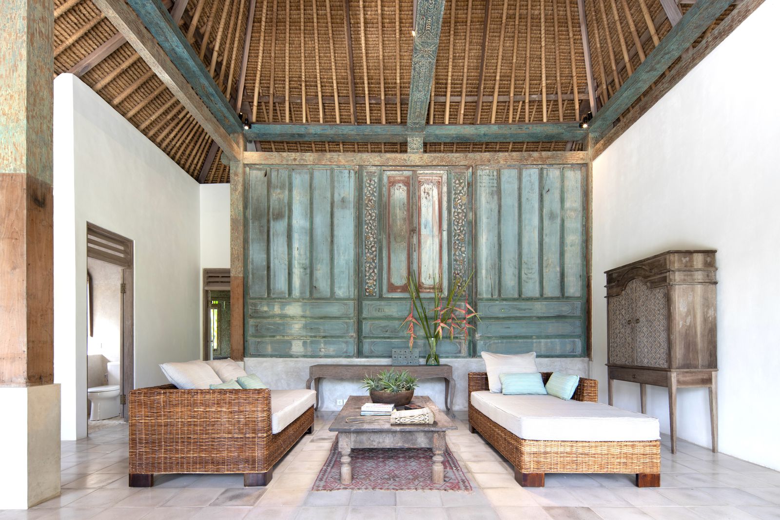 Photo 3 of 11 in Reimagined Javanese Farmhouse by Studio Magnolia ...