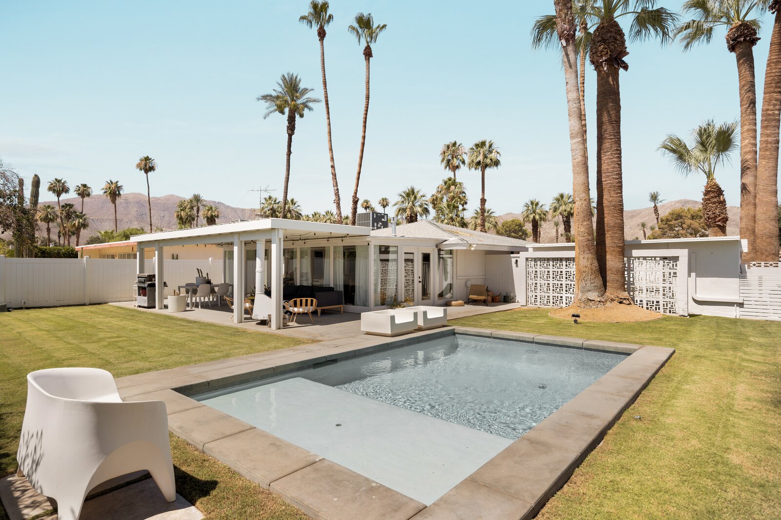 Photo 3 of 16 in Desert Sun House, Richard Leitch AIA 71947 Vista Del ...