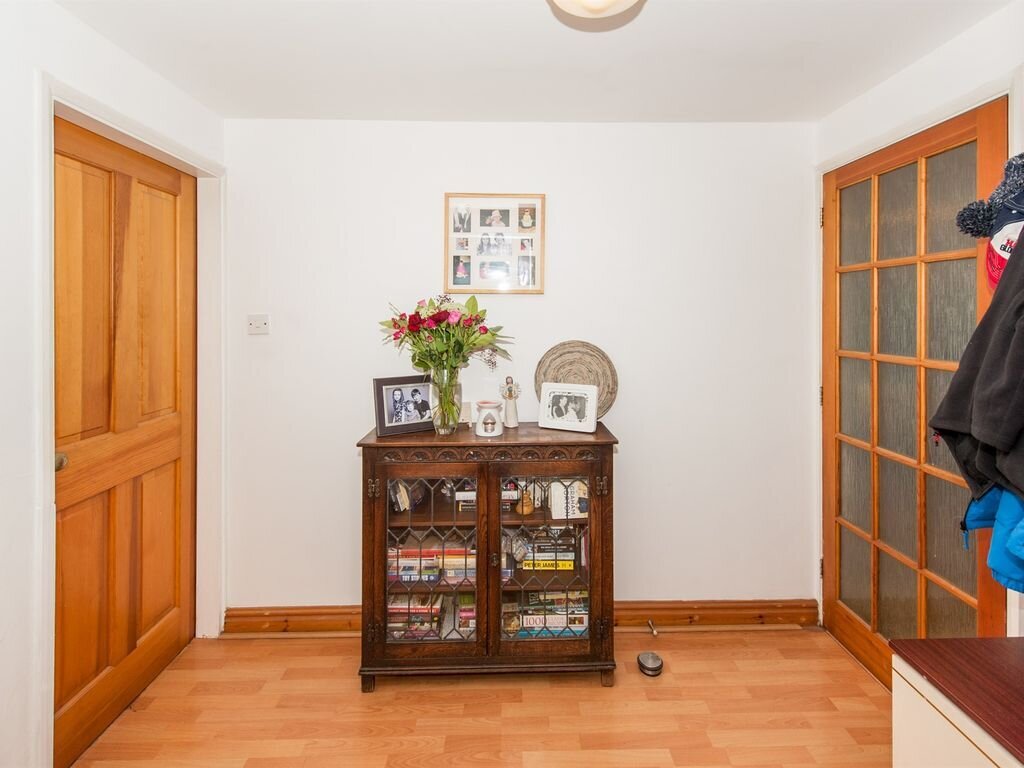 Photo 11 of 15 in Before & After: A Brick Hayloft in England Gets a ...