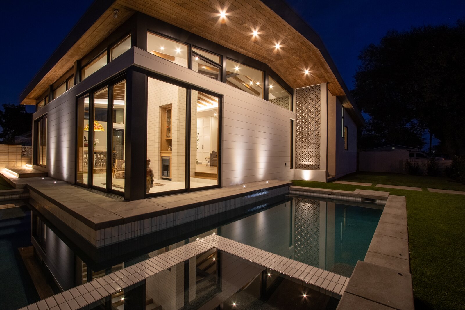 Photo 3 of 12 in Saltbox Residence by MeddockArchitects.com - Dwell