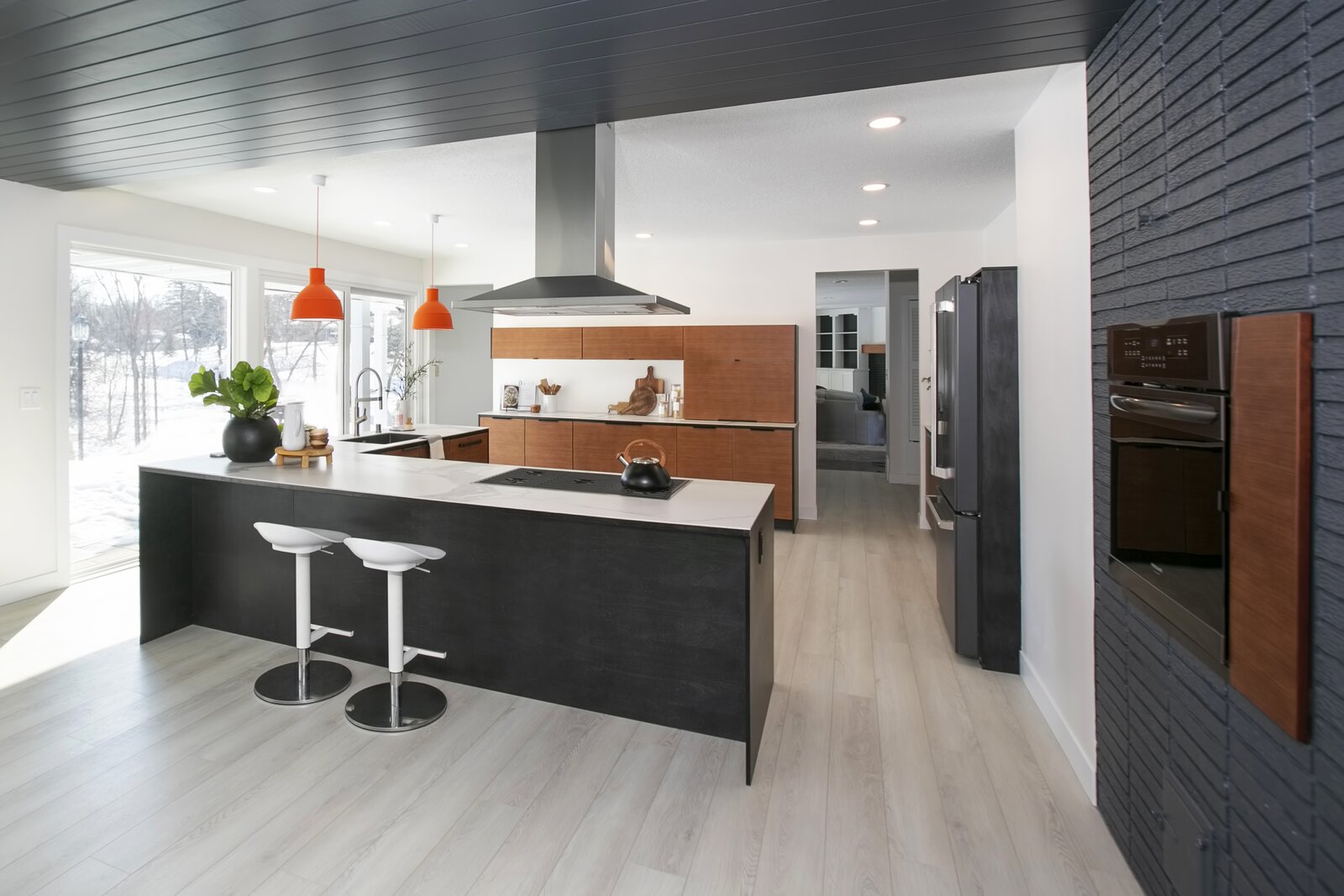 Photo 3 of 13 in Accessible Elegance: a Modern Kitchen by Puustelli USA ...