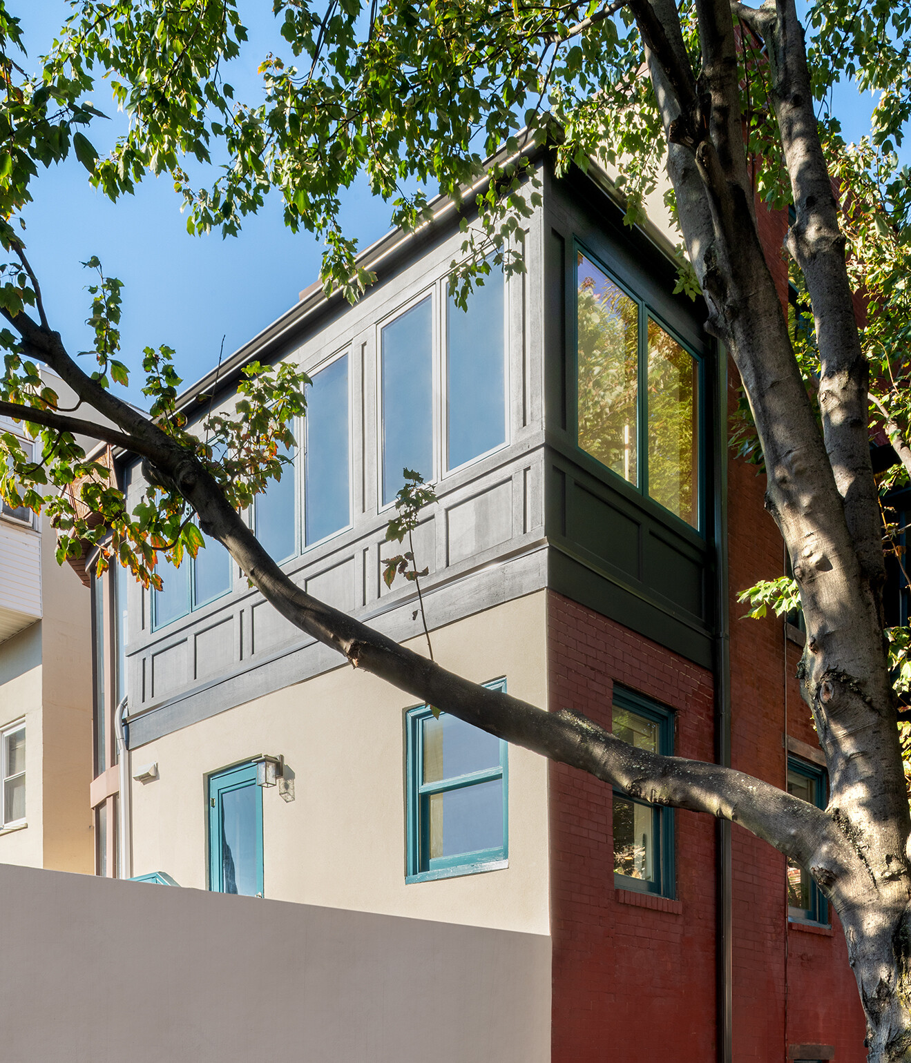 Photo 10 of 10 in Historic Philadelphia row home gets a sweet suite and ...