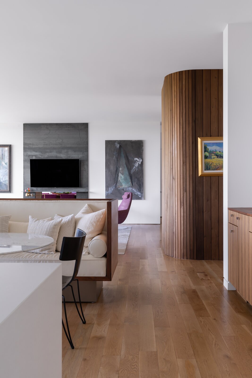 Photo 4 of 21 in Laurel Canyon Haven by Kasey McCarty Interior Design ...