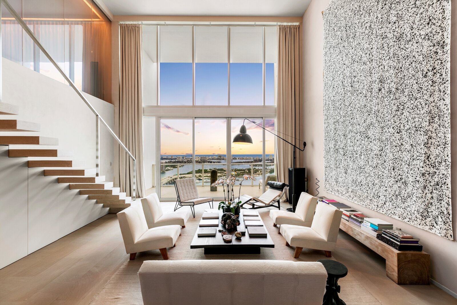 Stunning Three-Story Tower Suite Residence (5 Photos) - Dwell