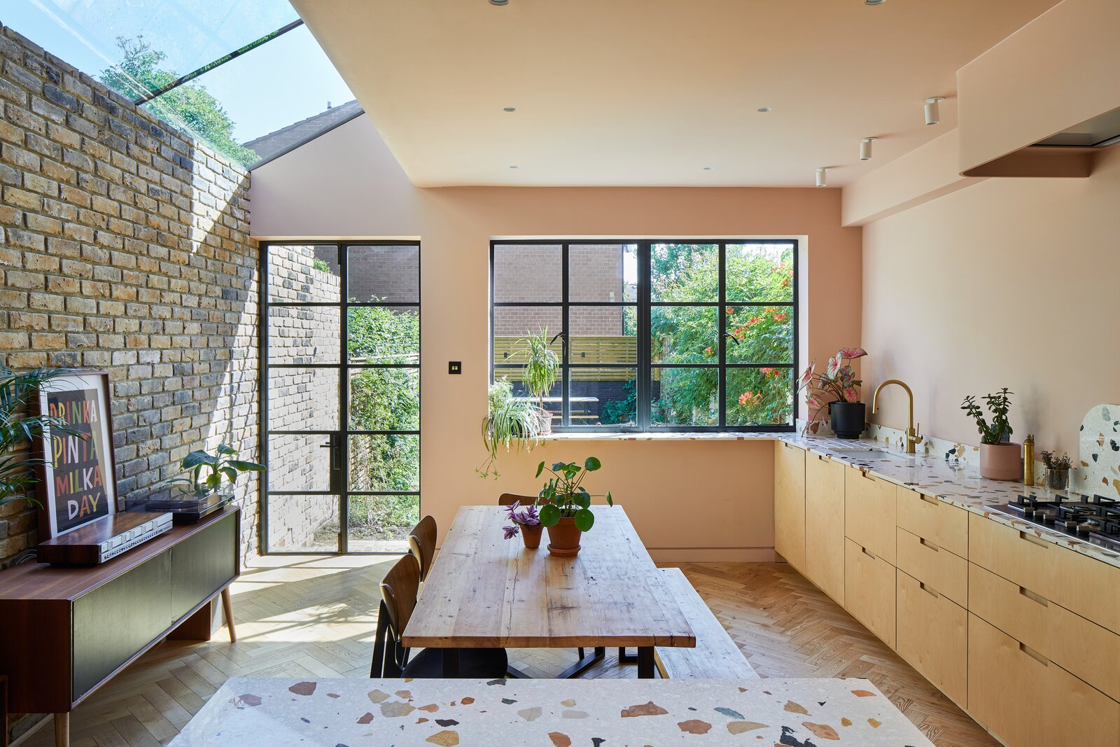 Blush House (8 Photos) - Dwell