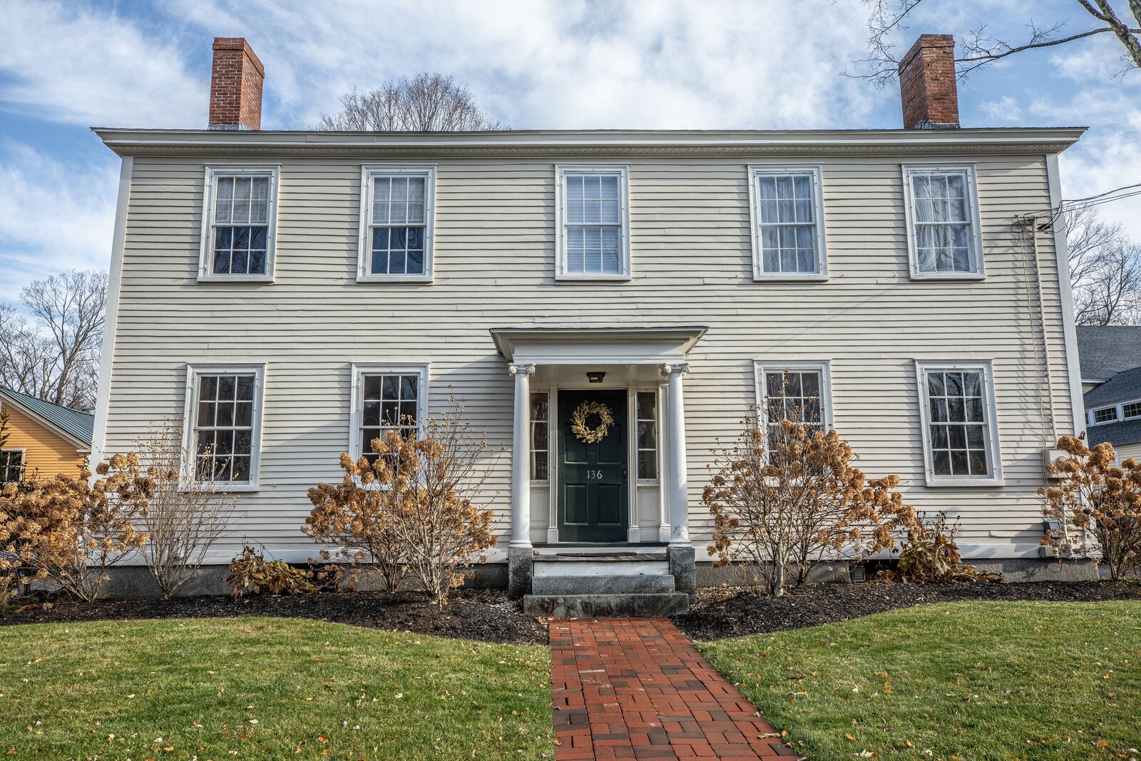 The Betsy Searle Place posted by Sadie Halliday (17 Photos) - Dwell