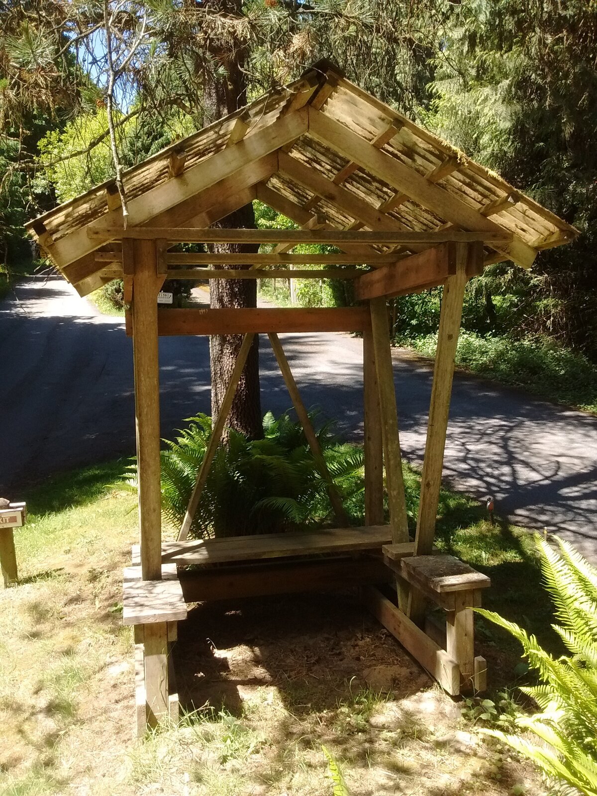 Photo 3 of 3 in Miller Bay bus stop by Paul J. Eberharter, Architect ...