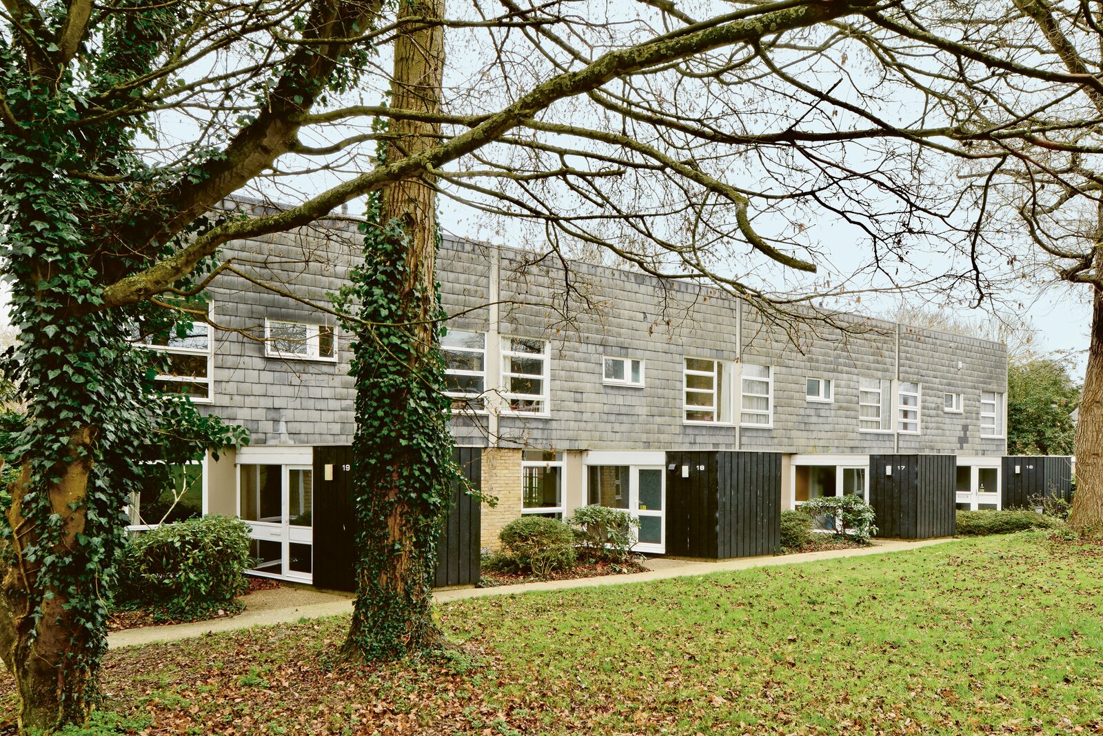 Photo 3 of 11 in 10 Wildly Innovative U.K. Homes of the 20th Century ...