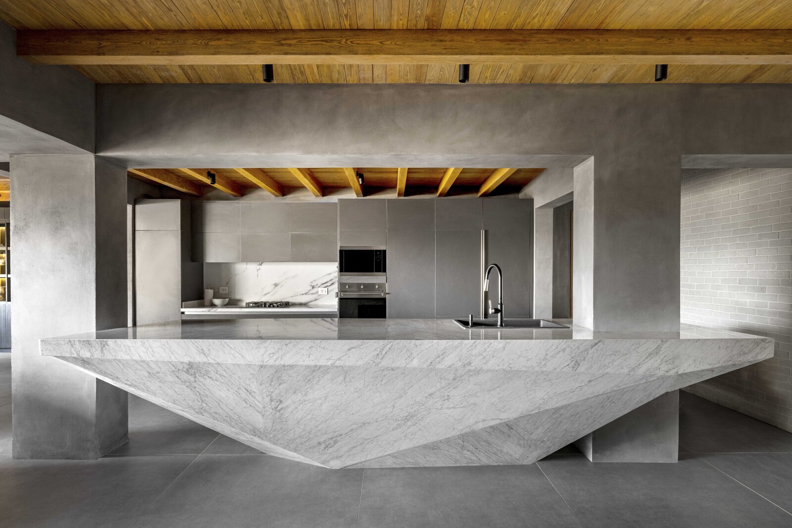 Photo 4 of 10 in Zamalek Condo by Badie Architects - Dwell