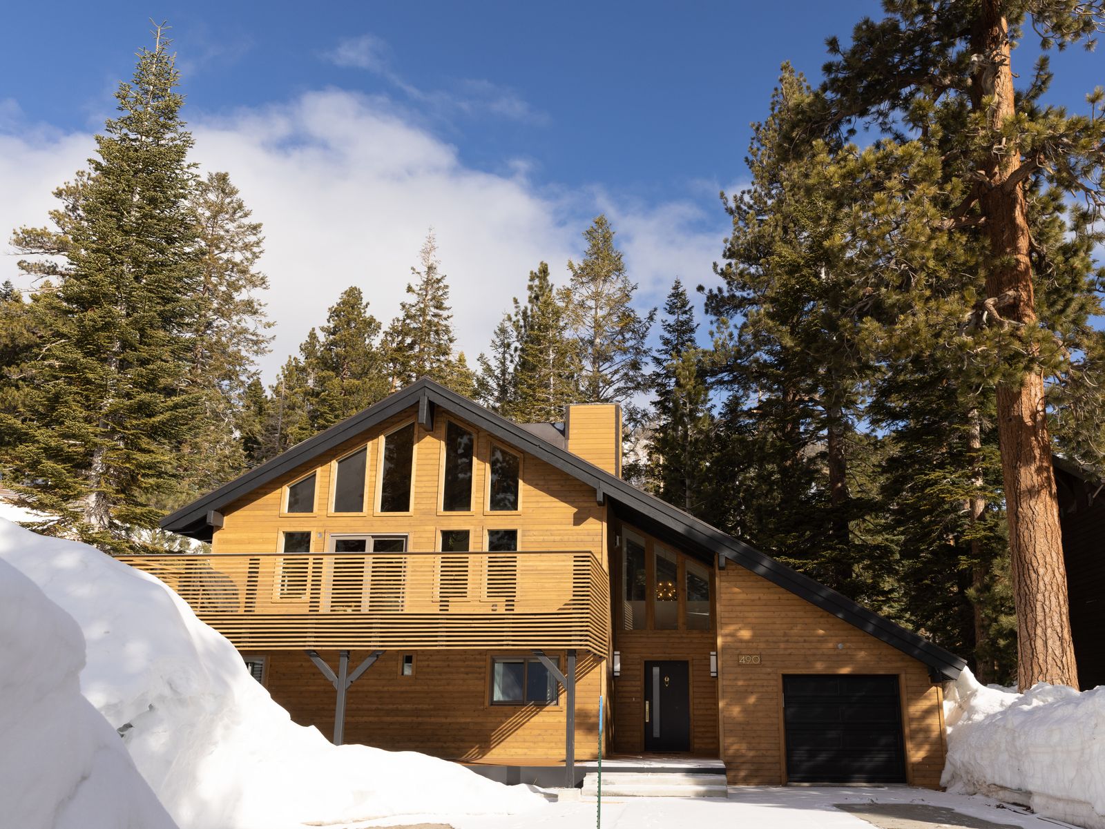 Photo 2 of 28 in Hartwell House Mammoth Lakes by Kellie Hartwell - Dwell