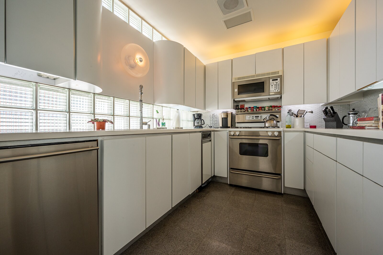 Photo 20 of 64 in Rochon Residence by Greg Tormo - Dwell