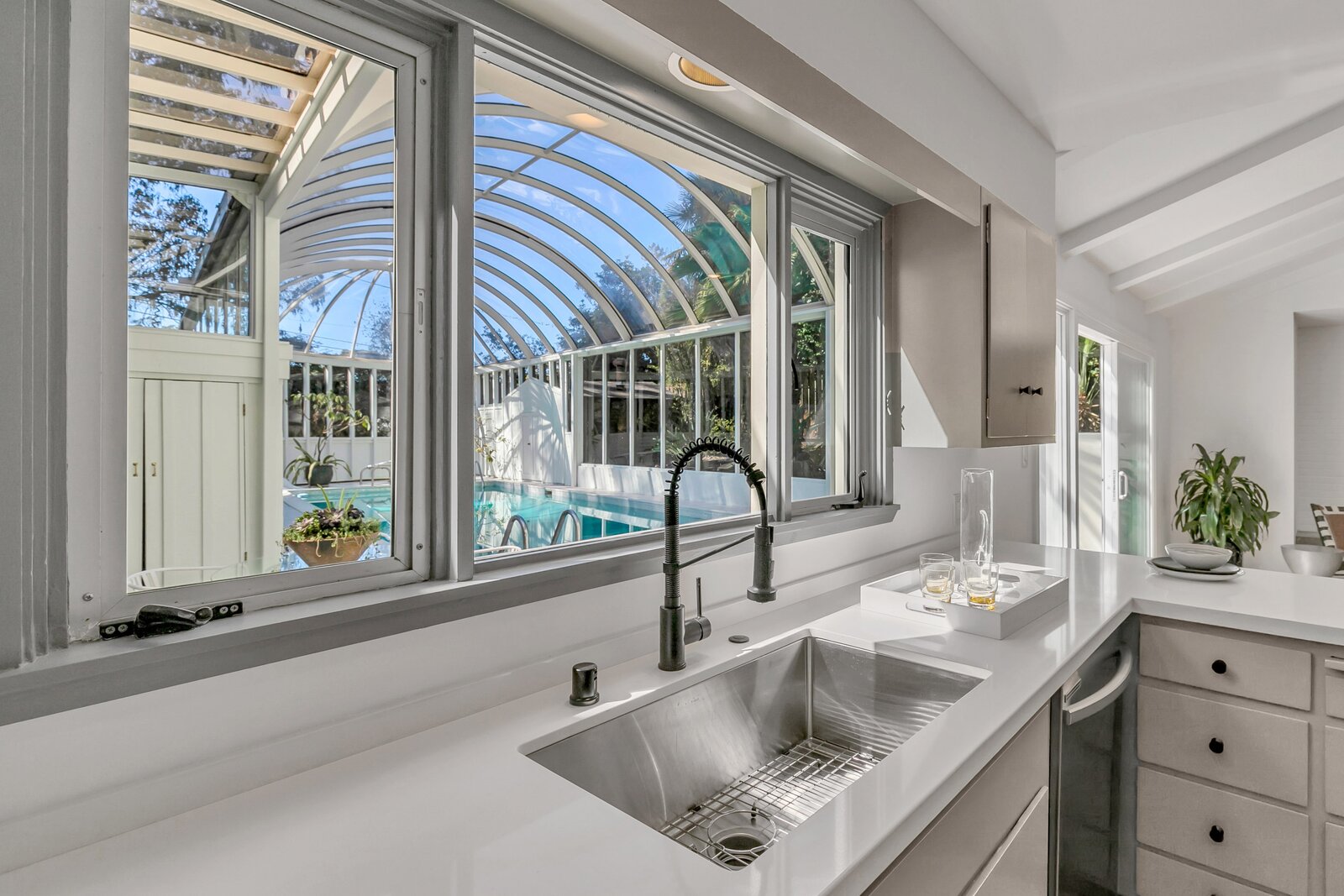 Photo 10 of 13 in Mid-Century Modern Refresh on Sunset Court by ...