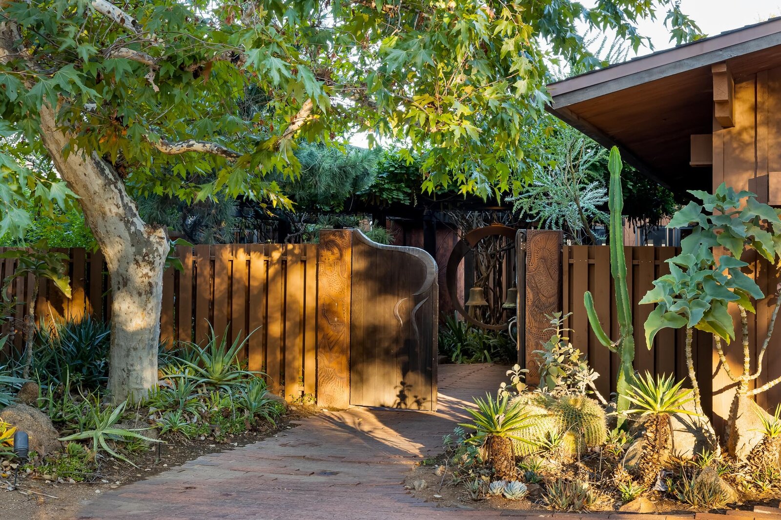 Photo 3 of 21 in The Weinberg Residence by Keith York - Dwell