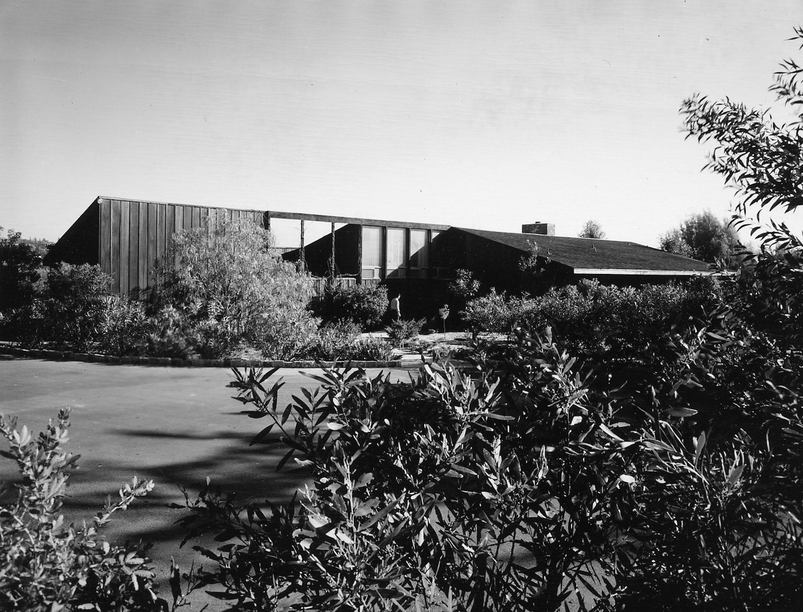 Photo 12 of 18 in Residence for Mr. & Mrs. Fred Van Sicklen (1947-52 ...