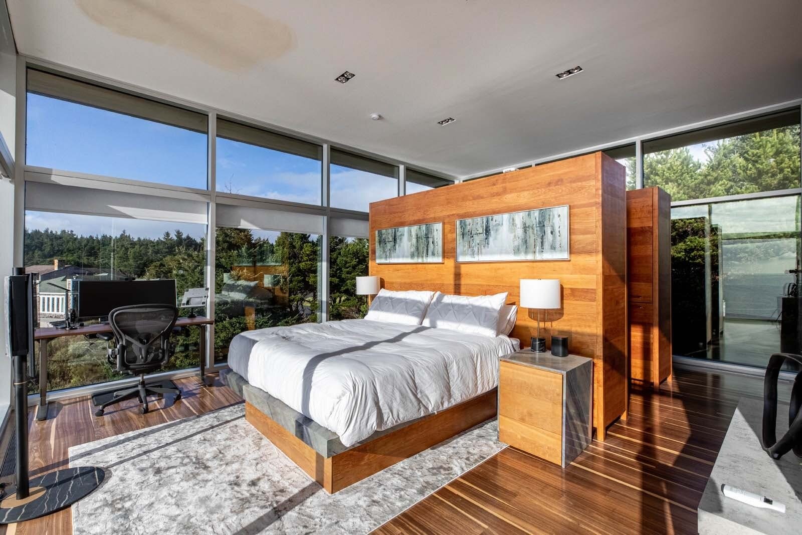 Photo 9 of 31 in The Oregon Coast Bridge House by Matt Kowalewski - Dwell