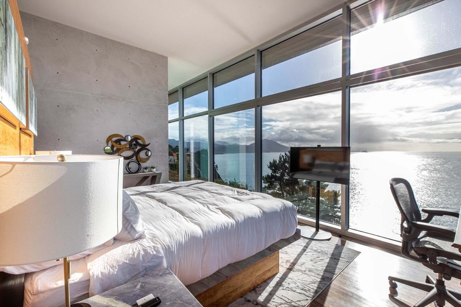 Photo 11 of 31 in The Oregon Coast Bridge House by Matt Kowalewski - Dwell