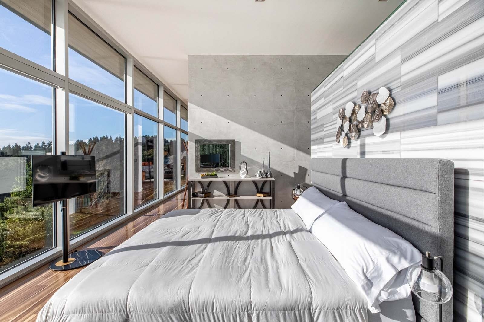 Photo 16 of 31 in The Oregon Coast Bridge House by Matt Kowalewski - Dwell