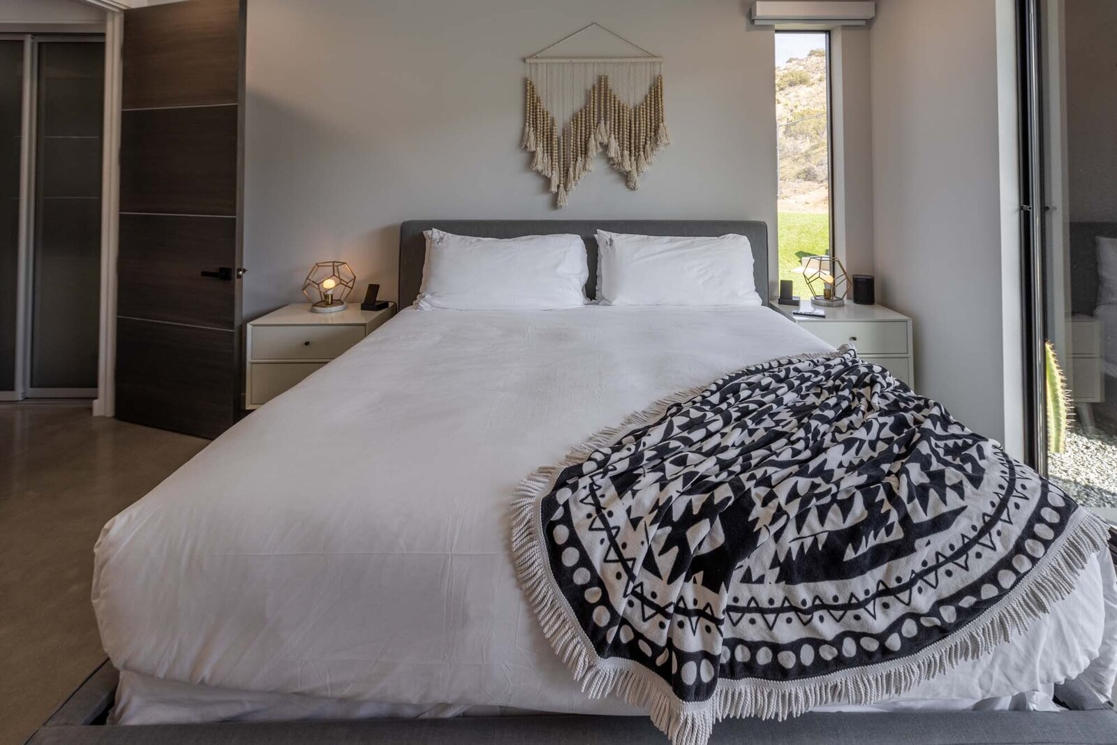 Photo 7 of 17 in Modern Oasis in Joshua Tree by Matt Kowalewski - Dwell