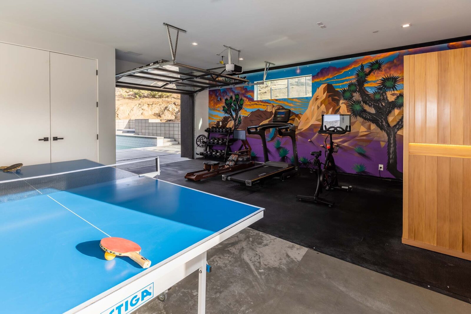 Photo 4 of 17 in Modern Oasis in Joshua Tree by Matt Kowalewski - Dwell