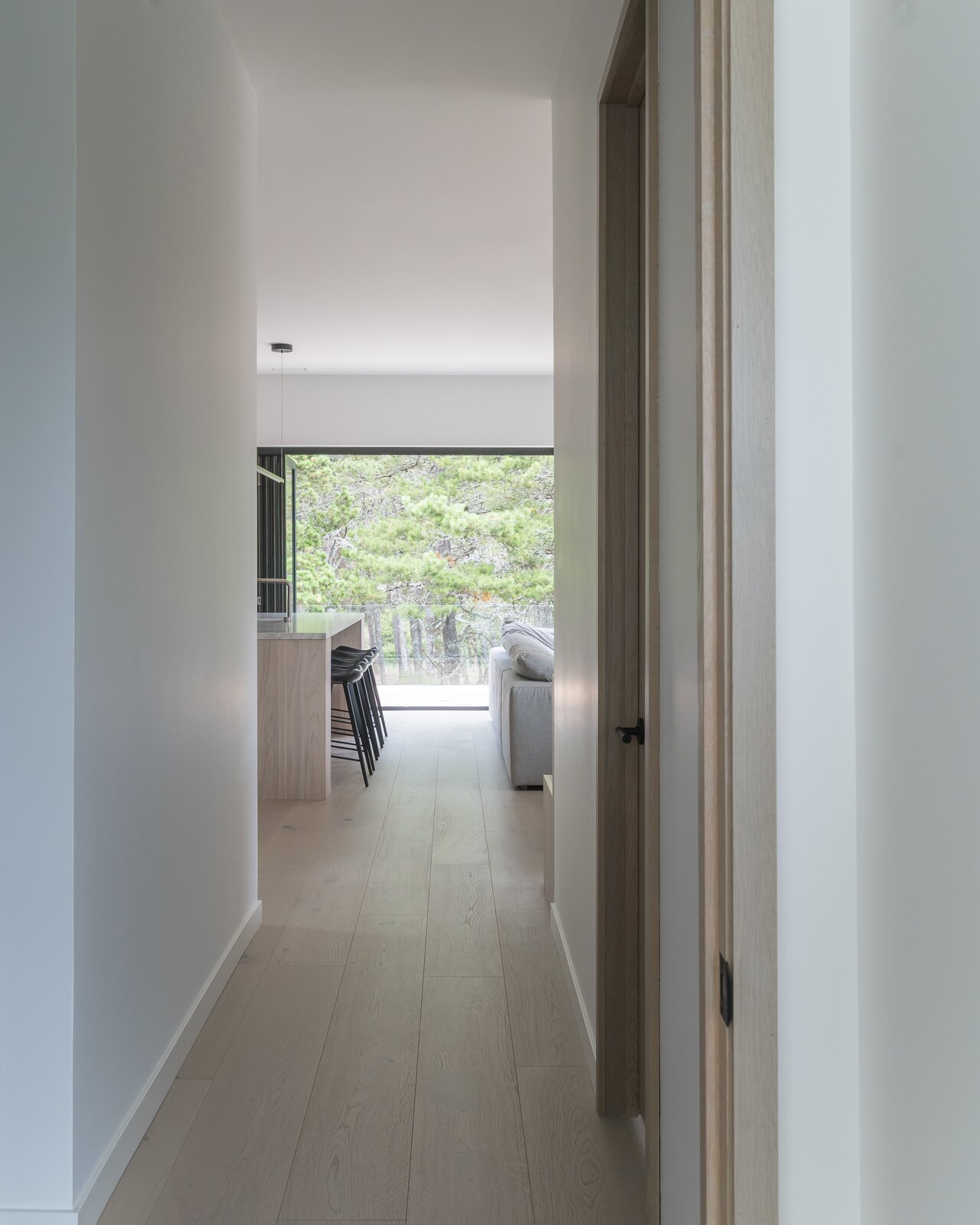 Photo 9 of 18 in Kauer Beach House by MacKenzie Kauer - Dwell