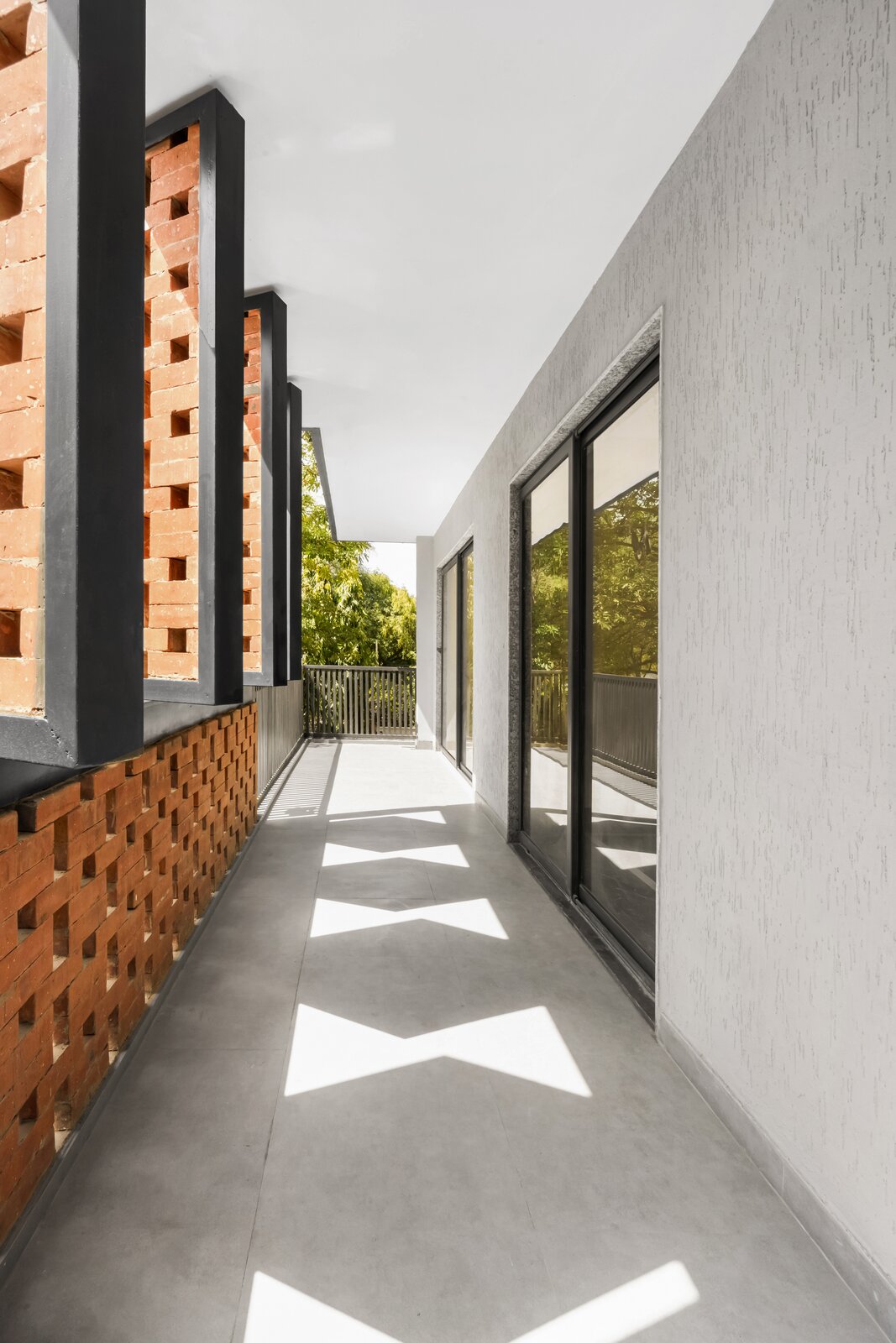 Photo 13 of 17 in The Kinetic Façade Residence by AVG Architecture En ...