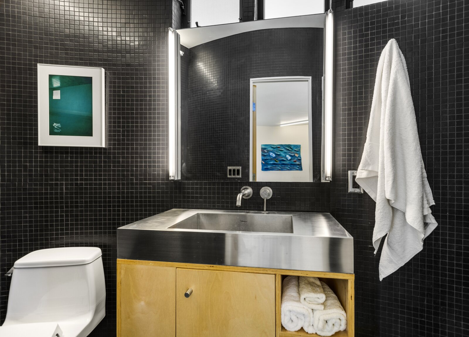 Photo 16 of 25 in The Red Ray House by Matthew Reader - Dwell