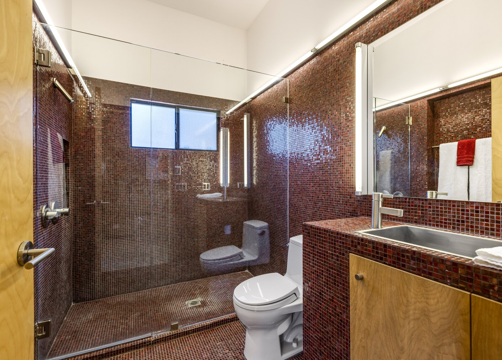 Photo 1 of 25 in The Red Ray House by Matthew Reader - Dwell