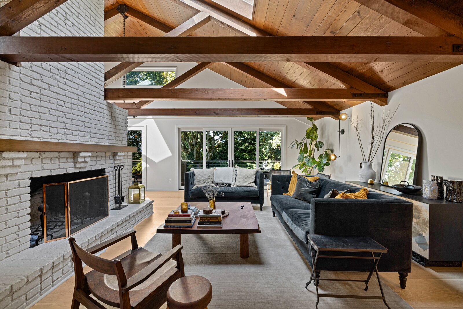 Photo 4 of 40 in The Goby Walnut House by Kirby Arkes - Dwell