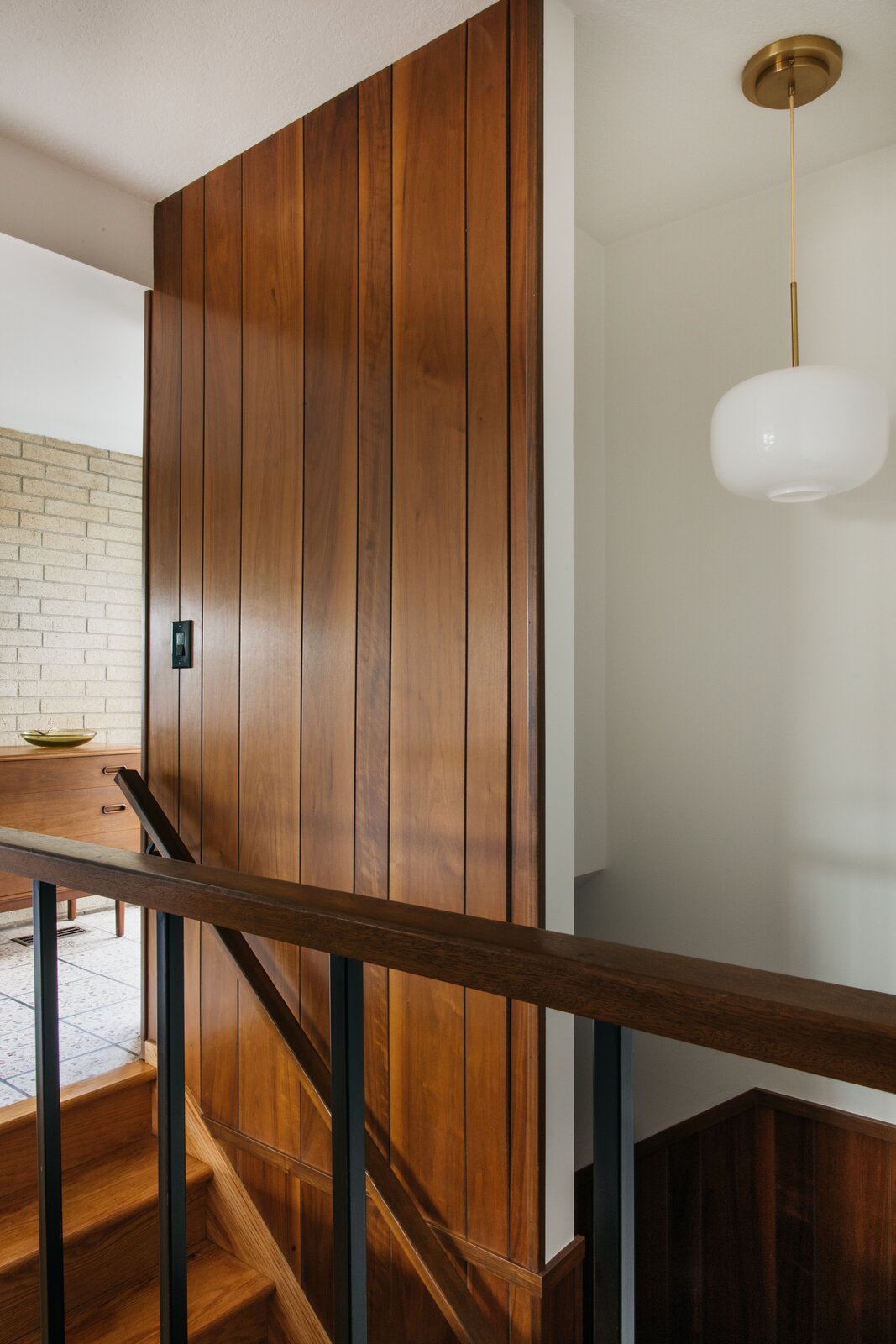 Photo 4 of 13 in Subtle Moves Modernize a ’60s Midcentury in Portland ...