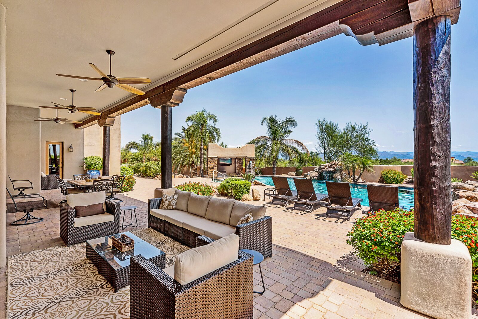 Photo 4 of 22 in Casa Roy Rogers by Luxury Villas Collection - Dwell