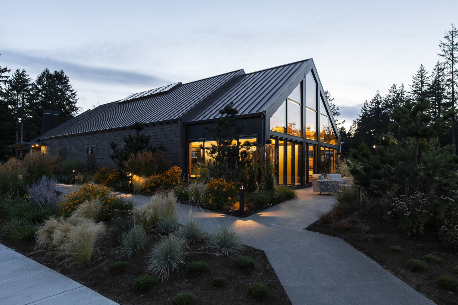 Photo 13 of 16 in Oak Tree Pavilion by Johnston Architects - Dwell