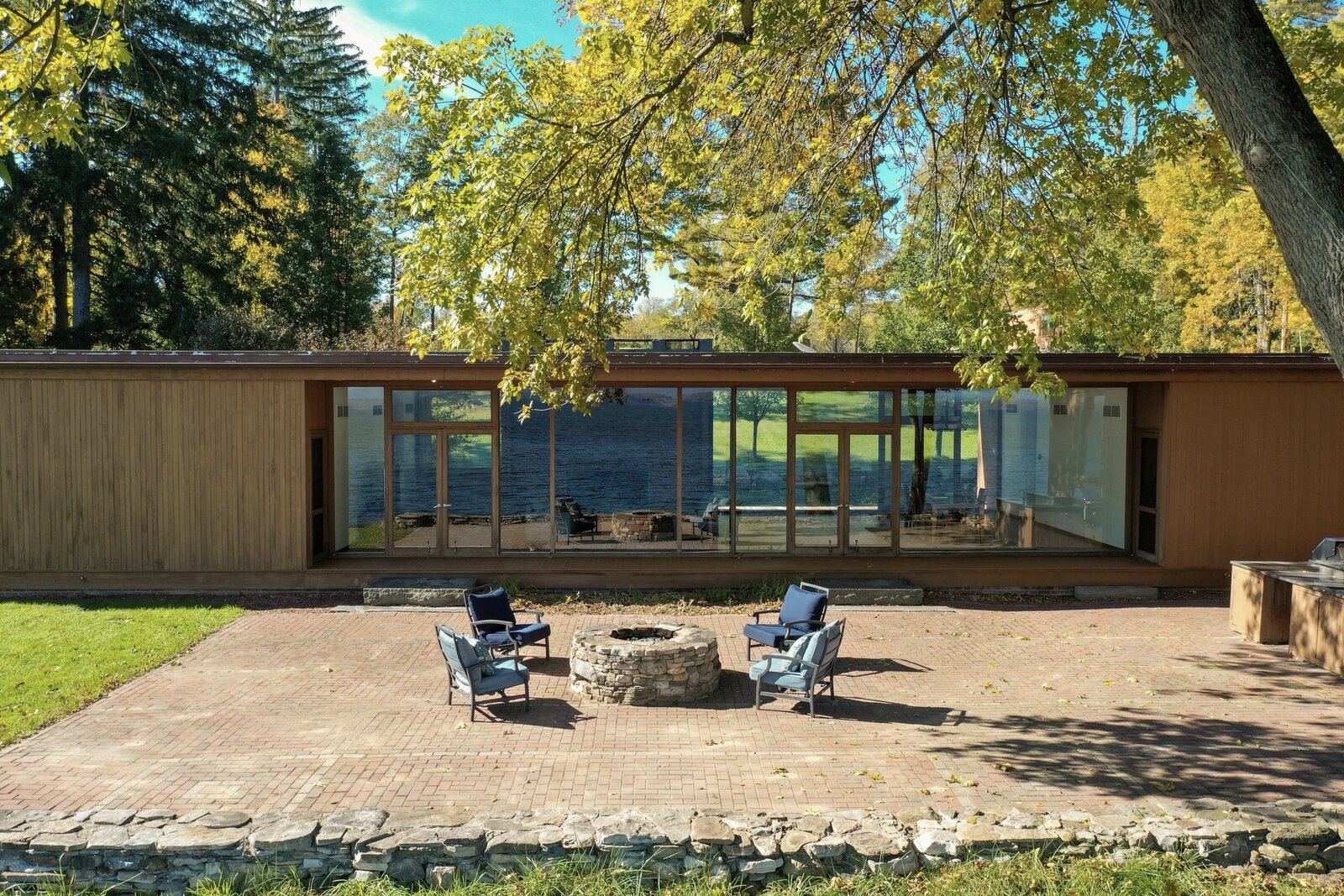Photo 2 of 32 in Philip Johnson Designed House on Lake Champlain by ...