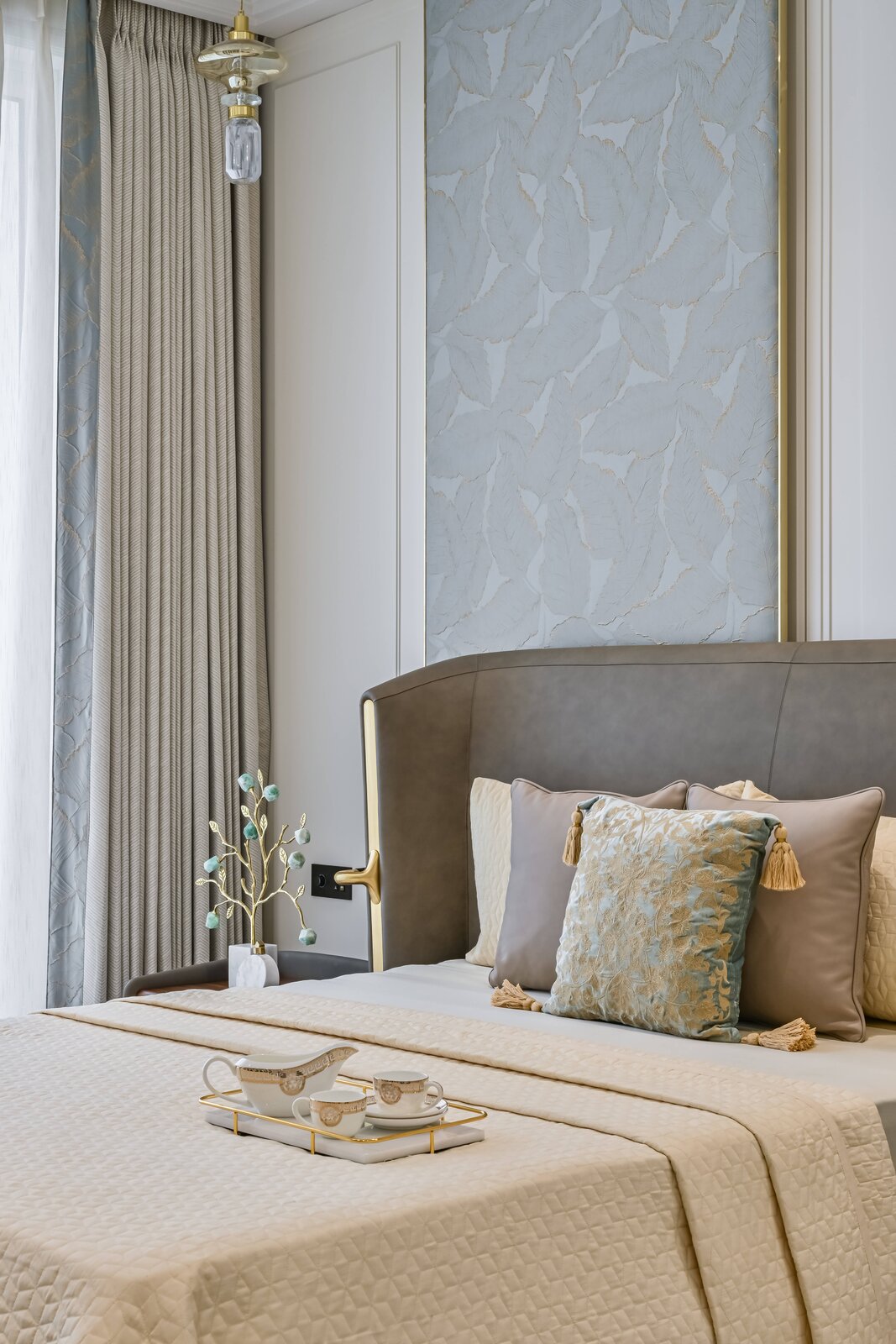 Photo 3 of 20 in The Lux Loft by Design Core - Dwell