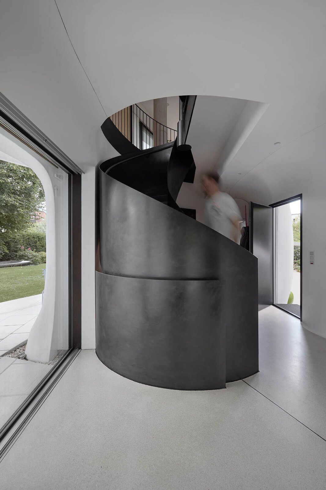 Photo 8 of 29 in Amorph Livingsculpture by lechner & lechner architects ...