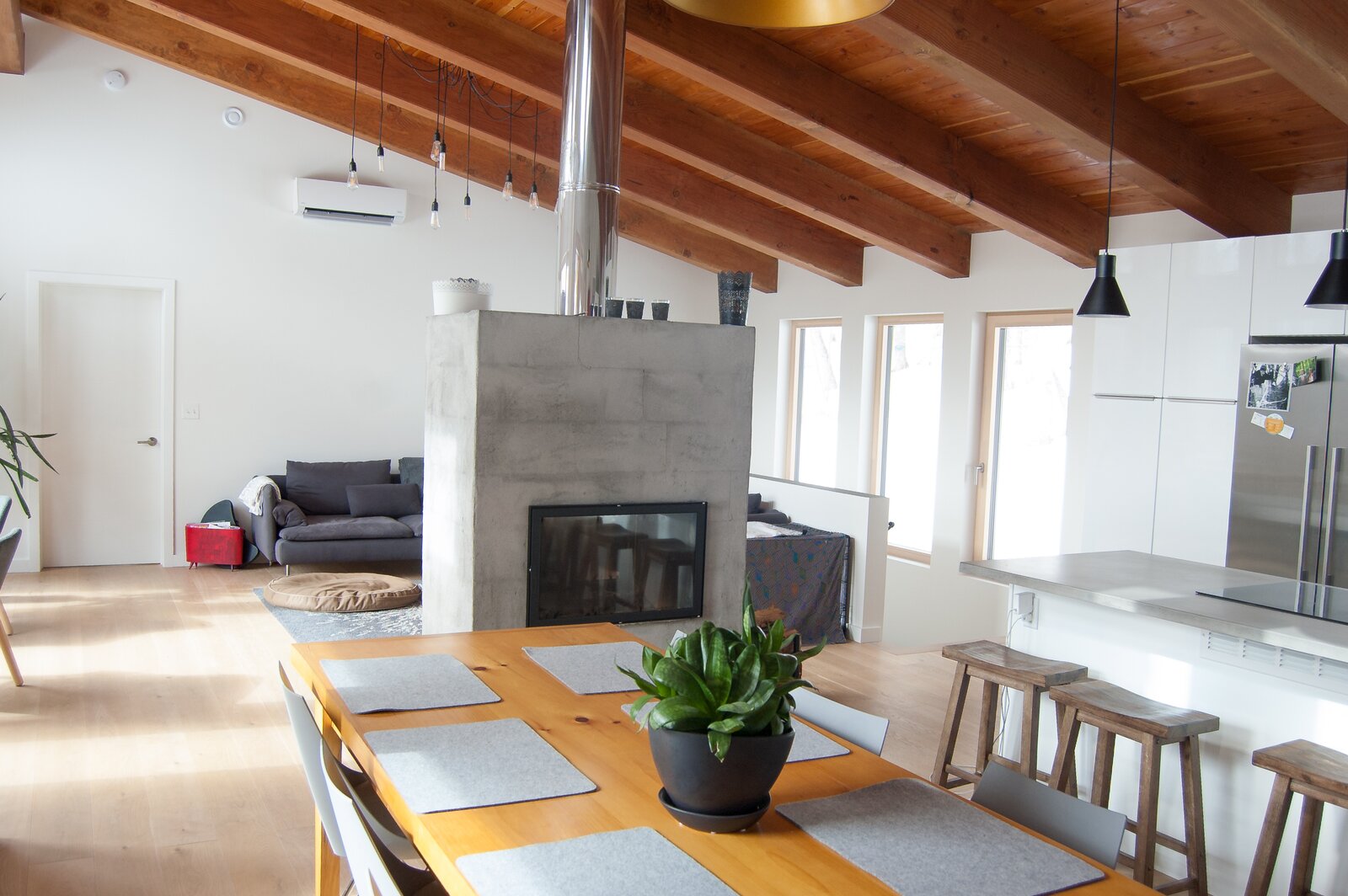 Photo 6 of 8 in The Burke Residence by Timberbuilt - Dwell