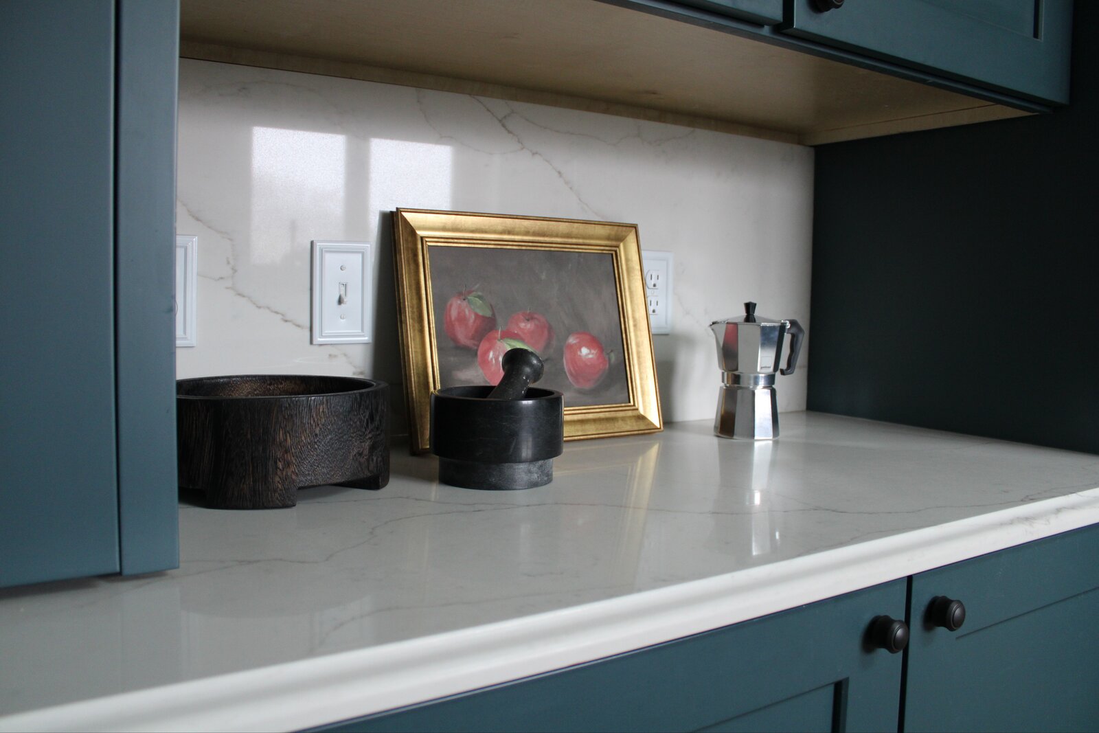 Photo 10 of 19 in The Caledonia House | Kitchen by Projekt Chic Designs ...