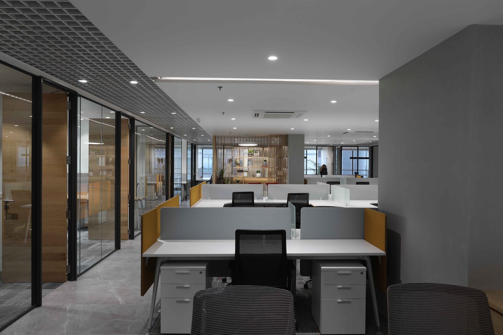 Photo 5 of 14 in Corporate Office interiors for an International ...