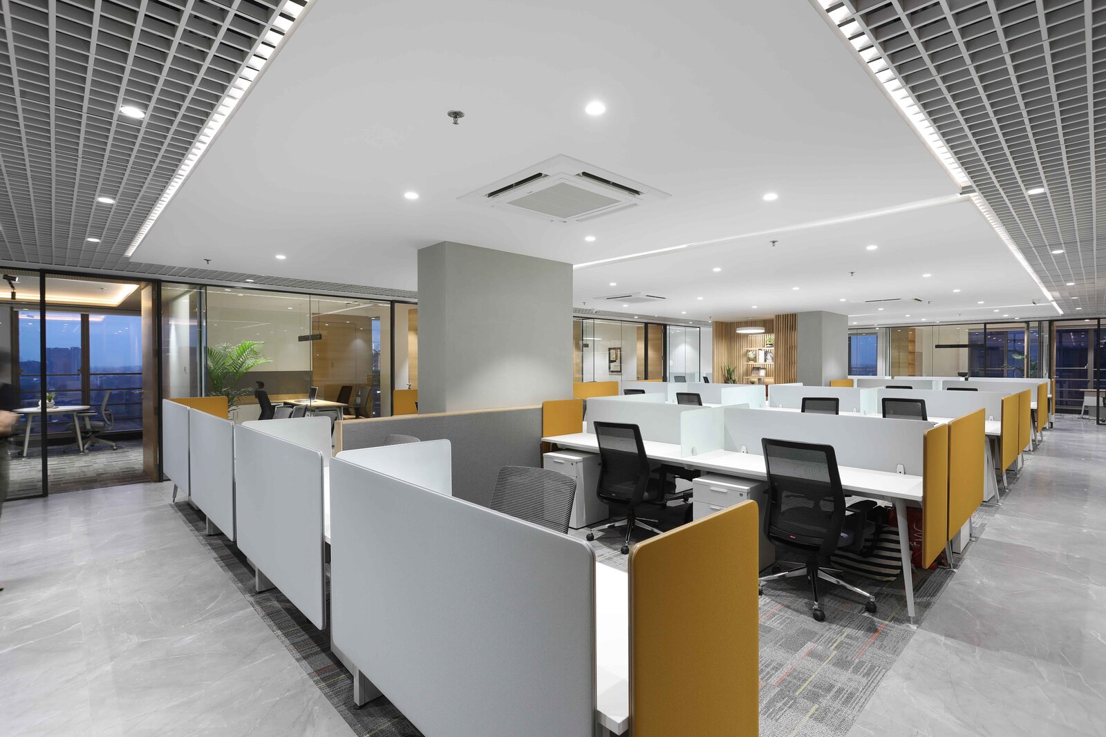 Photo 13 of 14 in Corporate Office interiors for an International ...
