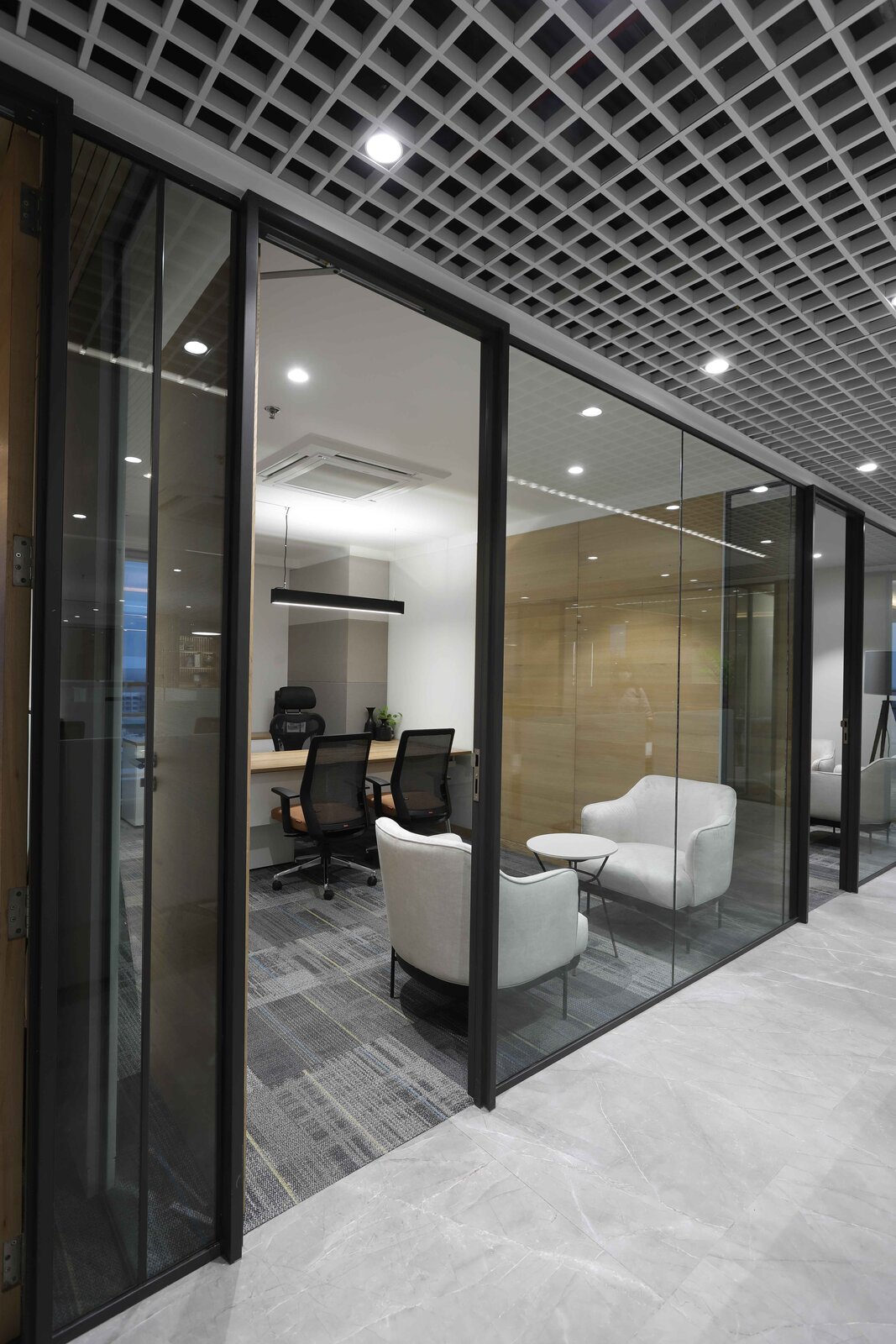 Photo 11 of 14 in Corporate Office interiors for an International ...