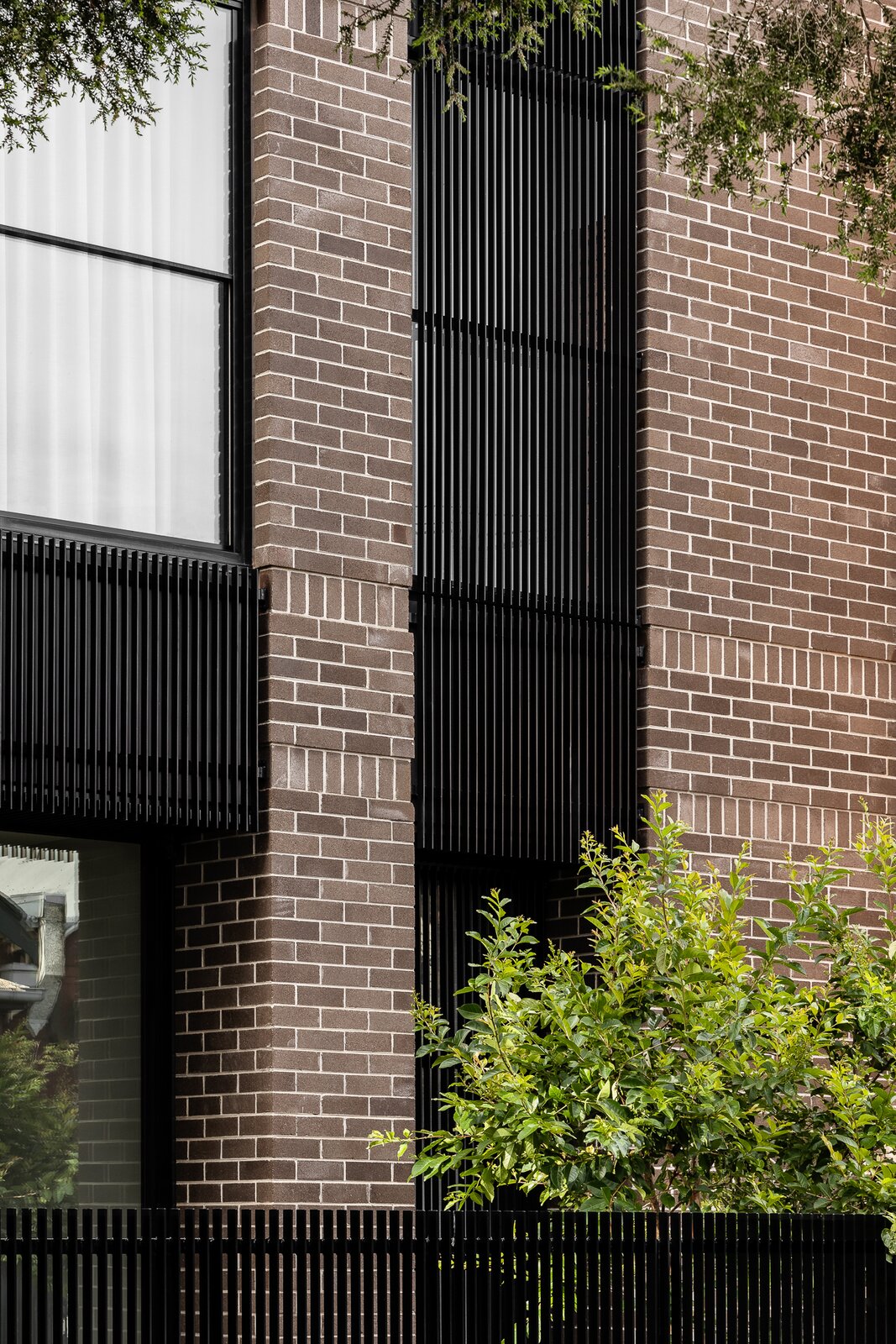 Photo 2 of 9 in CECIL HOUSE by Chamberlain Architects - Dwell