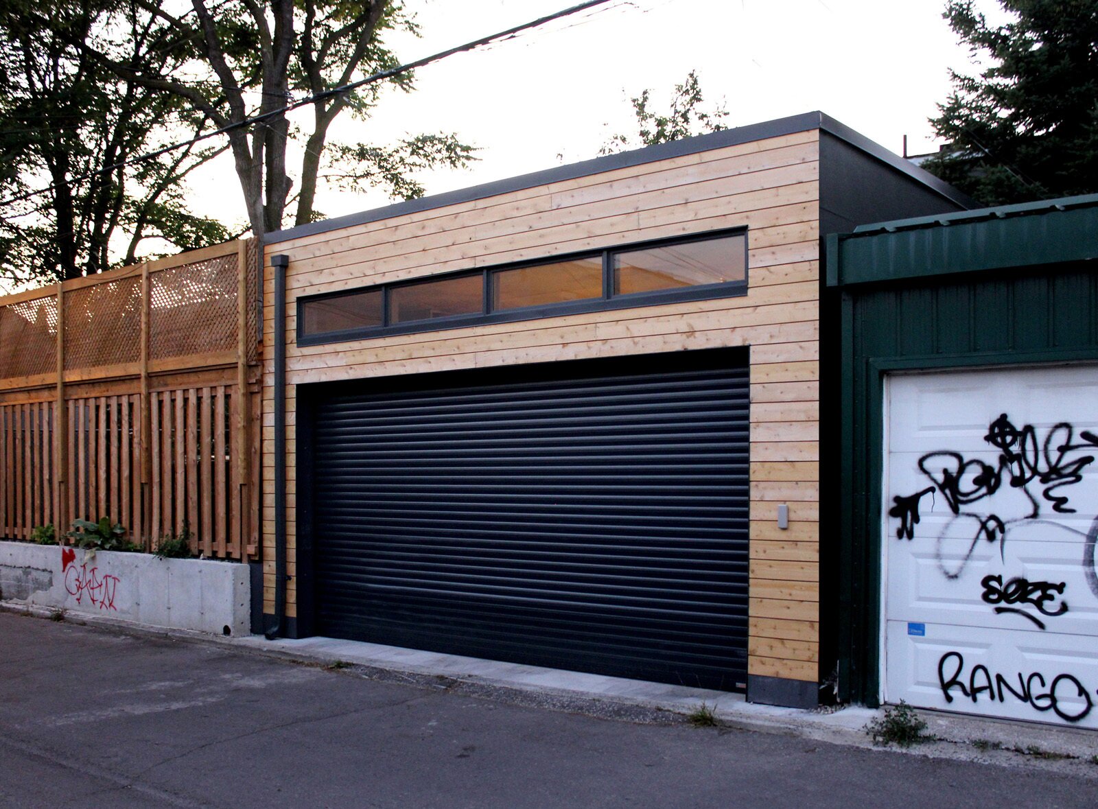 Photo 1 of 11 in Garage on the Danforth by Leo Mieles - Dwell